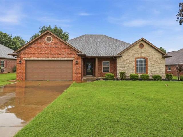 308 Fairway Dr, Perkins, OK 74059