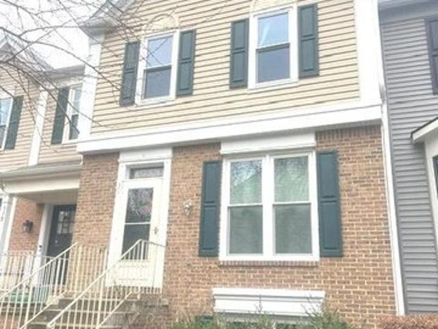 308 Falkirk Ct, Fredericksburg, VA 22406