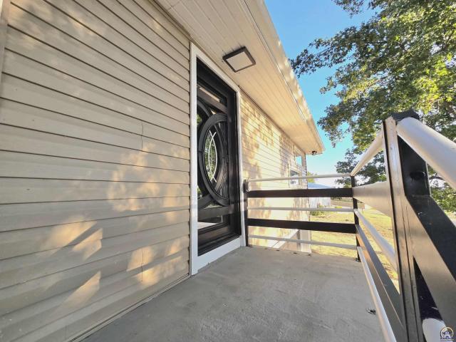308 Kansa Dr, Ozawkie, KS 66070 | MLS #243318 | Compass