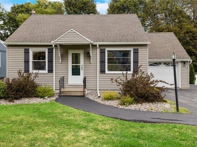 308 Homewood Dr, Fayetteville, NY 13066