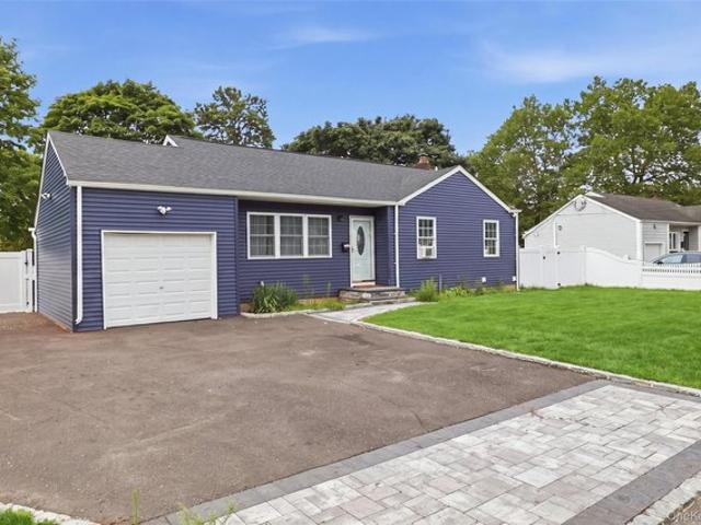 308 Hancock St, Brentwood, NY 11717