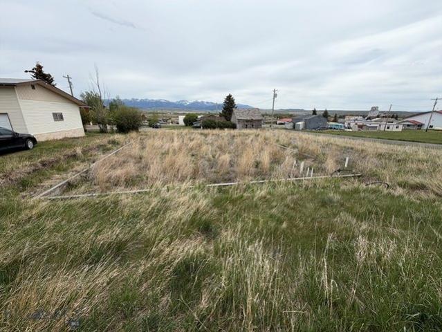 308 Hill St N, Wilsall, MT 59086