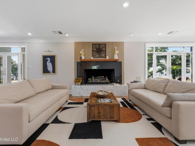 308 Italian Isle Road