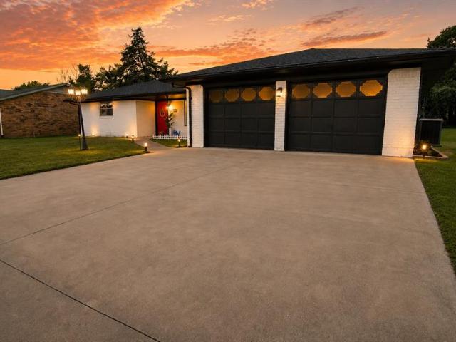 308 Oakwood Drive