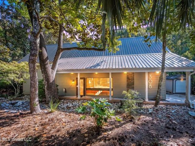 308 Lovers Ln, Ocean Springs, MS 39564