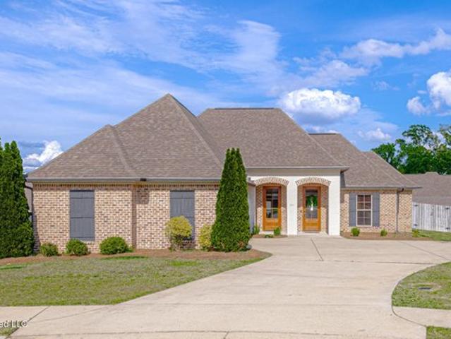 308 Logan Ct, Canton, MS 39046
