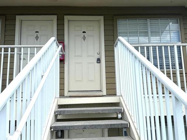 308 Lake Parsons Green, Unit 206, Brandon, FL 33511 | MLS #OM722977