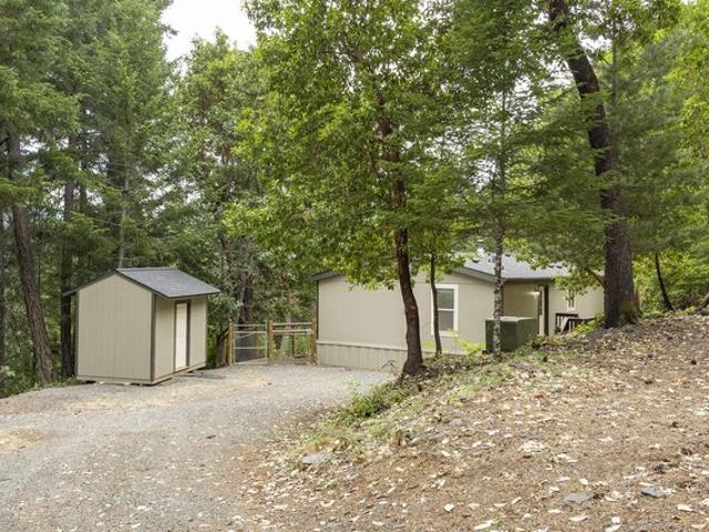 308 Limpy Creek Rd, Grants Pass, OR 97527