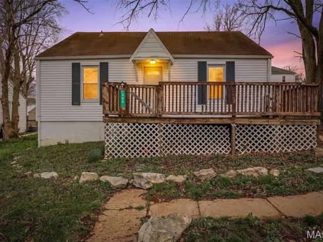 308 N 7th St, De Soto, MO 63020