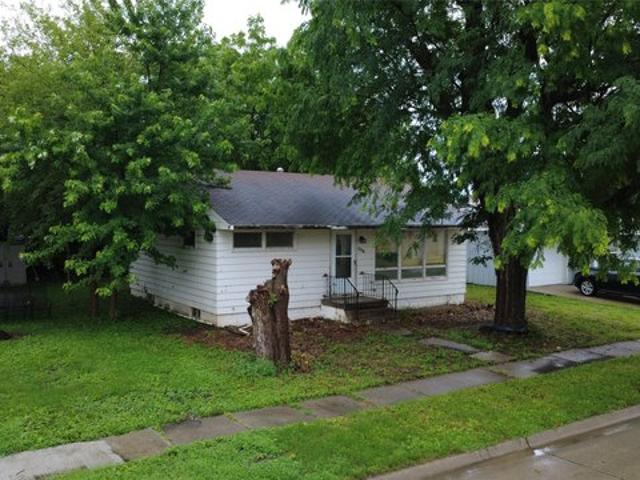 308 N Polk St, Pleasantville, IA 50225