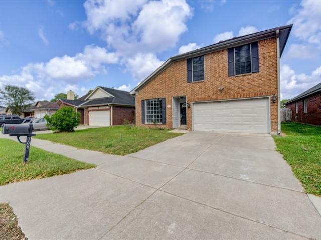 308 N Ranch House Rd, Angleton, TX 77515