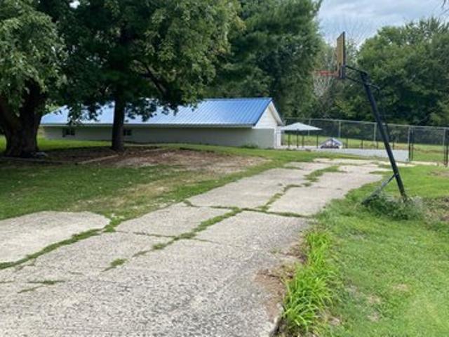 308 N Ruby St, Sturgeon, MO 65284