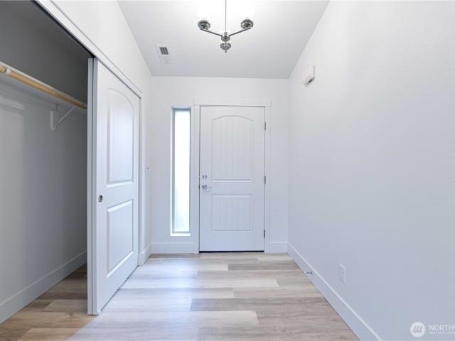 308 N Sandy Loop