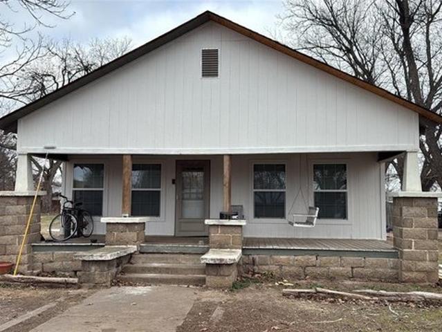 308 S 7th St, Davis, OK 73030