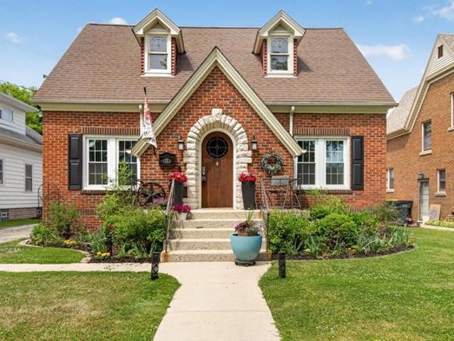 308 S 9th Ave, West Bend, WI 53095