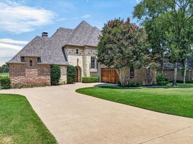 308 Saint Andrews Dr, Mabank, TX 75156