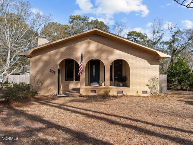 308 Stuart Ave, Southport, NC 28461