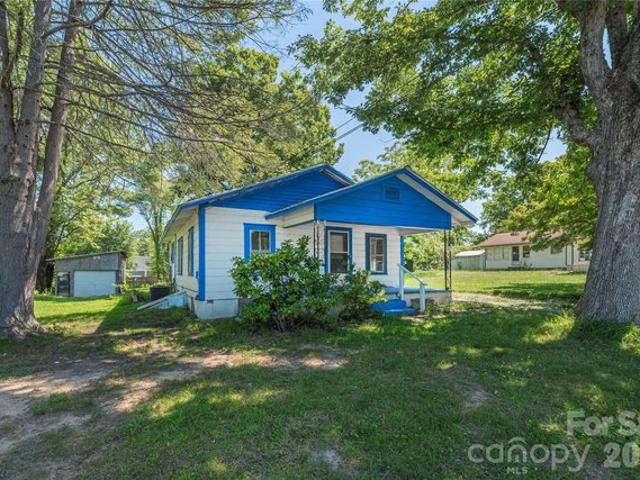 308 Substation St, Hendersonville, NC 28792