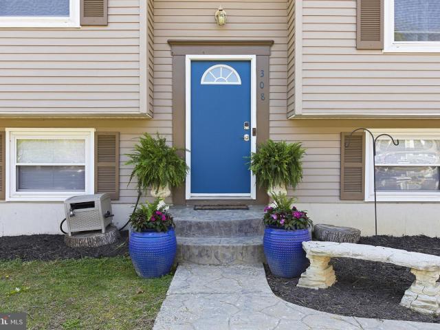 308 Patterson Ave, Fredericksburg, VA 22407 | MLS #VASP2040 | Compass
