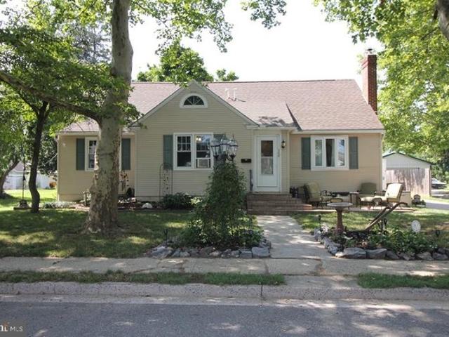 308 Pine St, Carneys Point, NJ 08069