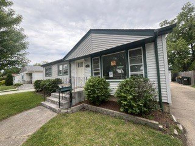 308 Queens Ln, Thornton, IL 60476