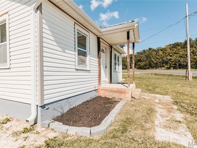 308 W 5th St, Dixon, MO 65459