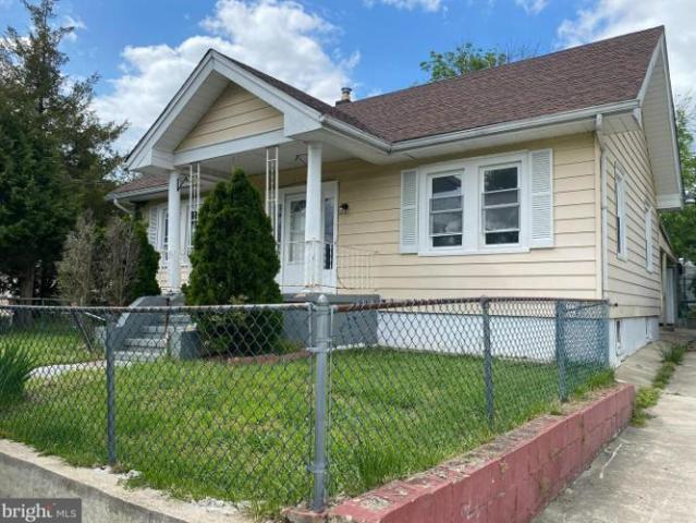 308 W Almond St, Vineland, NJ 08360