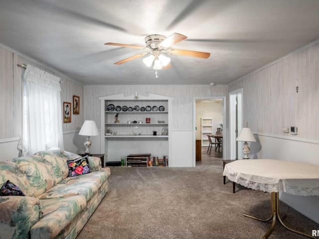 308 W FLORA Street