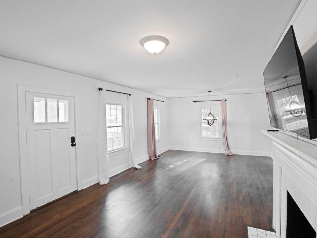 308 W Fredericks Street