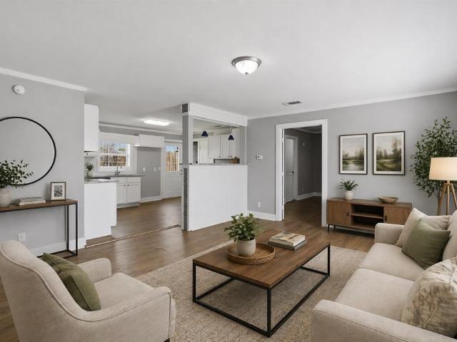 308 W Lamm Street
