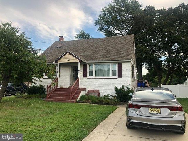308 W Monroe Ave, Magnolia, NJ 08049