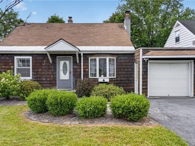 308 Washington Blvd, Fayetteville, NY 13066
