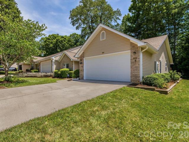 308 Wiltshire Circle