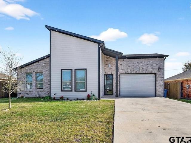 308 Windjammer Rd, Gun Barrel City, TX 75156