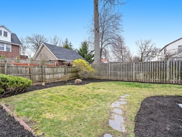 308 Windsor Rd