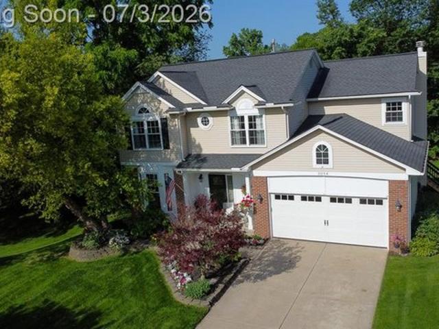 3094 Waldon Park Dr, Orion, MI 48359