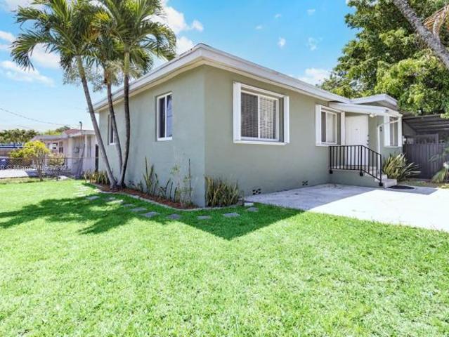 3094 51st Ter NW, Miami, FL 33142