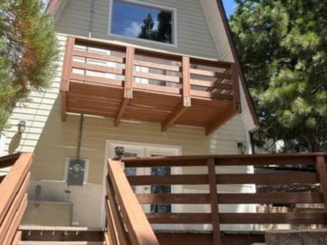 30975 Nob Hill Cir, Running Springs, CA 92382