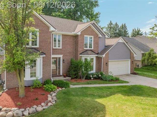 30975 Sunderland Dr, Farmington Hills, MI 48331