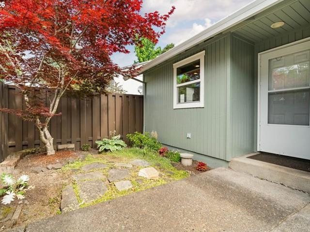 3097 SE Blue Bird Dr, Hillsboro, OR 97123