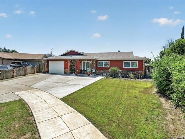 3097 W Sussex Way, Fresno, CA 93722