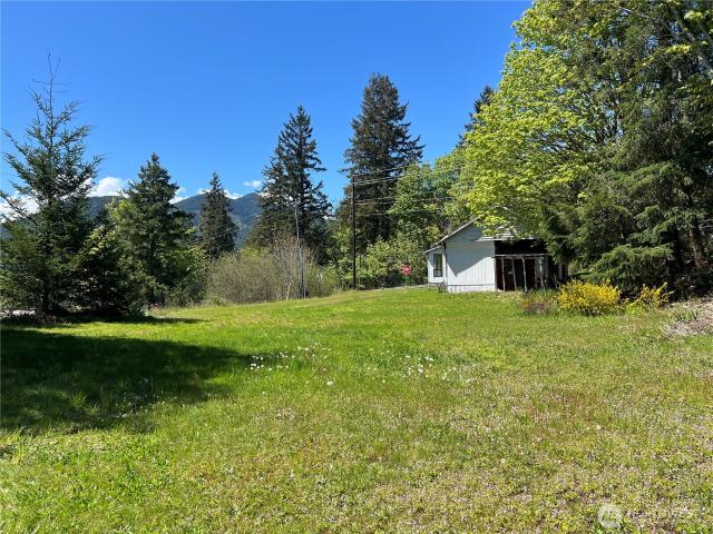 309885 Highway 101