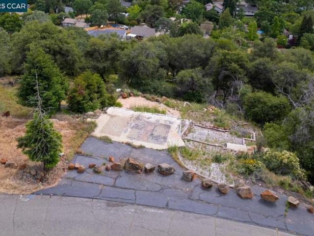 3098 Oakwood Rd