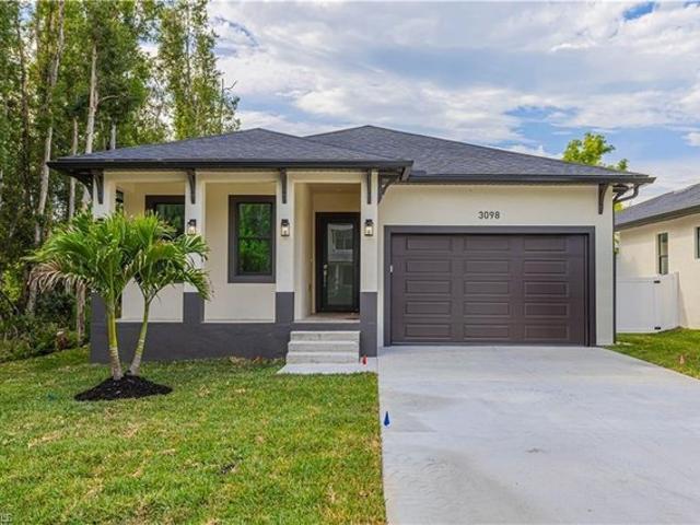 3098 Pine Tree Dr, Naples, FL 34112