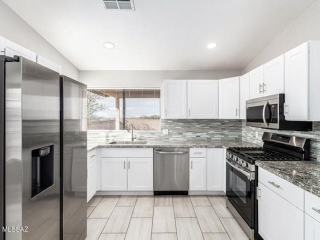 3098 S Giovanna Dr, Tucson, AZ 85730