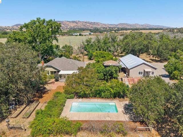 30900 The Horseshoe, Winters, CA 95694