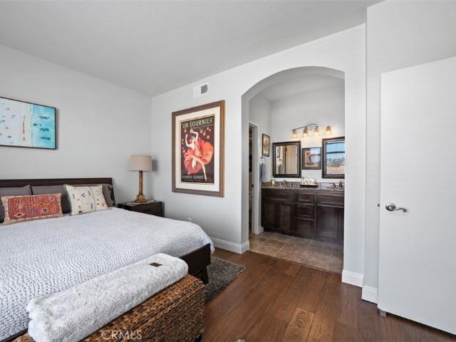 30902 Clubhouse 15B