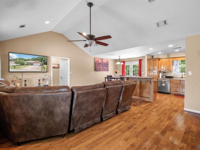 3091 Lakeview Circle