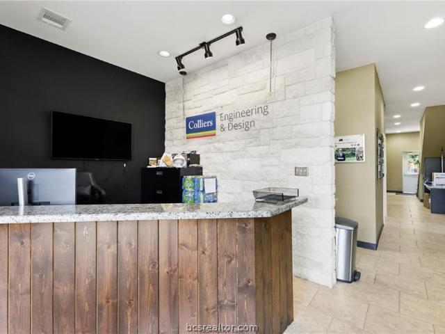 3091 University Drive E 320