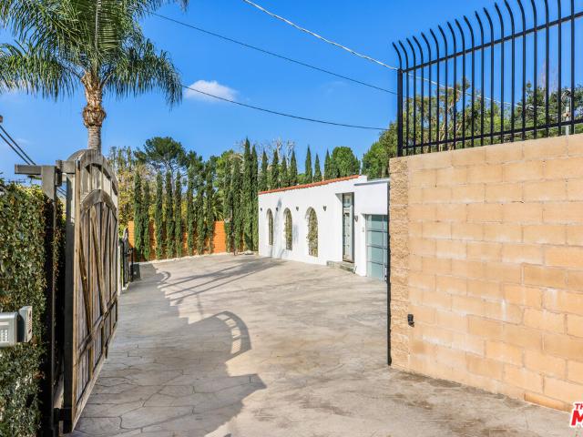 3092 Laurel Canyon Blvd, Studio City, CA 91604 | MLS #26810